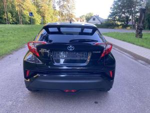 Black Toyota C-HR 2019 in Anyksciai, with an engine capacity of 1.80 L and mileage of 210 thousand km for 14350 €, photo 7 on AUTOMOTO.COM.LV