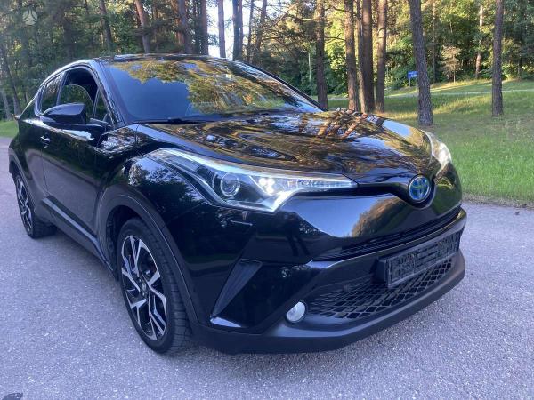 Black Toyota C-HR 2019 in Anyksciai, with an engine capacity of 1.80 L and mileage of 210 thousand km for 14350 €, photo 9 on AUTOMOTO.COM.LV