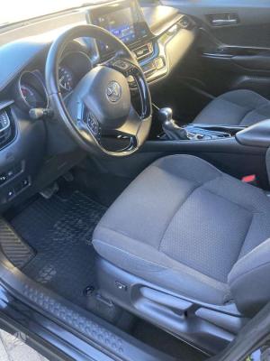 Black Toyota C-HR 2019 in Anyksciai, with an engine capacity of 1.80 L and mileage of 210 thousand km for 14350 €, photo 14 on AUTOMOTO.COM.LV