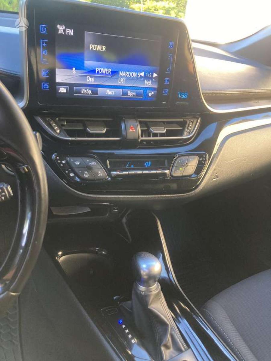 Black Toyota C-HR 2019 in Anyksciai, with an engine capacity of 1.80 L and mileage of 210 thousand km for 14350 €, photo 21 on AUTOMOTO.COM.LV