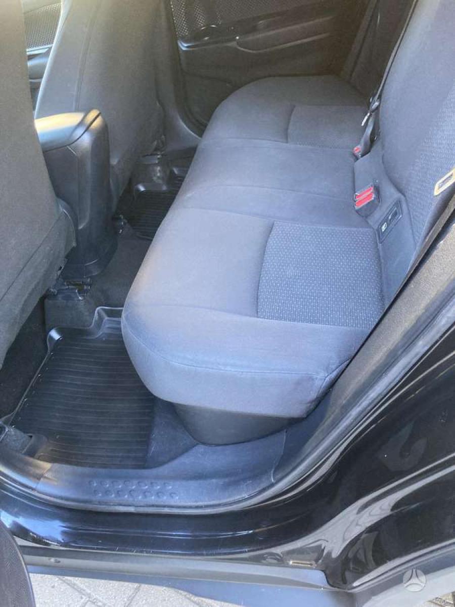 Black Toyota C-HR 2019 in Anyksciai, with an engine capacity of 1.80 L and mileage of 210 thousand km for 14350 €, photo 23 on AUTOMOTO.COM.LV