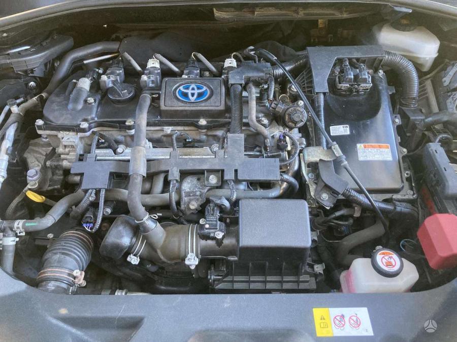Black Toyota C-HR 2019 in Anyksciai, with an engine capacity of 1.80 L and mileage of 210 thousand km for 14350 €, photo 25 on AUTOMOTO.COM.LV