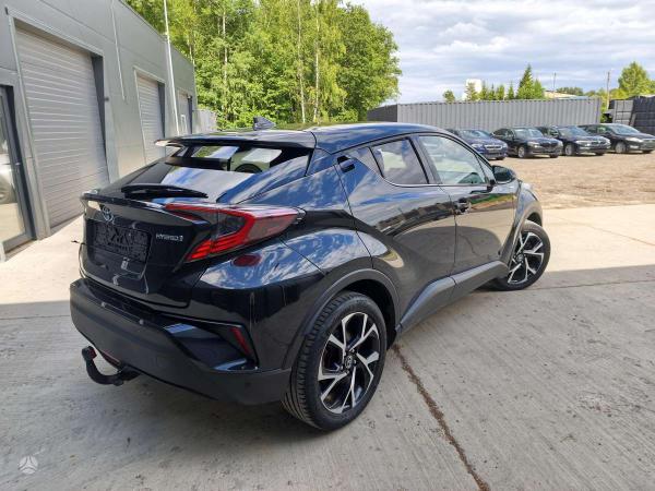 Черный Тойота C-HR 2019 в Утена, объемом двигателя 1.80 л и пробегом 195 тыс. км за 15090 €, фото 4 на AUTOMOTO.COM.LV
