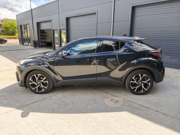 Черный Тойота C-HR 2019 в Утена, объемом двигателя 1.80 л и пробегом 195 тыс. км за 15090 €, фото 6 на AUTOMOTO.COM.LV