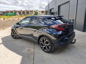 Black Toyota C-HR 2019 in Utena, with an engine capacity of 1.80 L and mileage of 195 thousand km for 15090 €, photo 6 on AUTOMOTO.COM.LV
