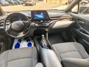 Black Toyota C-HR 2019 in Utena, with an engine capacity of 1.80 L and mileage of 195 thousand km for 15090 €, photo 10 on AUTOMOTO.COM.LV