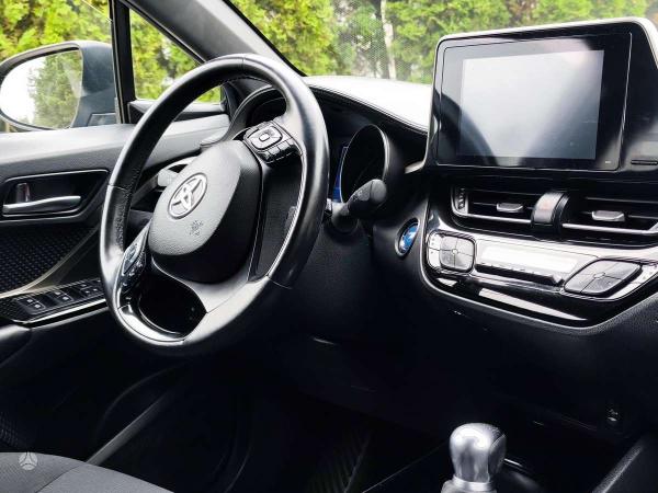 Melns Toyota C-HR 2019 Anykščiai, ar dzinēja tilpumu 1.80 L un nobraukumu 220 tūkst. km par 14350 €, foto 5 vietnē AUTOMOTO.COM.LV