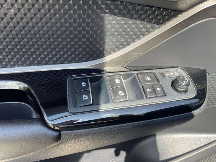 Черный Тойота C-HR 2019 в Шяуляй, объемом двигателя 1.80 л и пробегом 170 тыс. км за 16900 €, фото 22 на AUTOMOTO.COM.LV