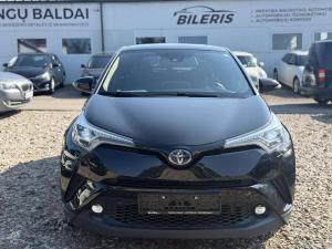 Black Toyota C-HR 2019 in Utena, with an engine capacity of 1.80 L and mileage of 200 thousand km for 13990 €, photo 6 on AUTOMOTO.COM.LV