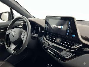 Black Toyota C-HR 2019 in Vilnius, with an engine capacity of 1.80 L and mileage of 76 thousand km for 21900 €, photo 15 on AUTOMOTO.COM.LV