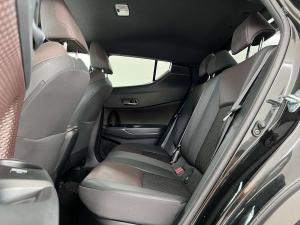 Black Toyota C-HR 2019 in Vilnius, with an engine capacity of 1.80 L and mileage of 76 thousand km for 21900 €, photo 19 on AUTOMOTO.COM.LV