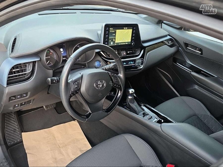 Melns Toyota C-HR 2020 Kauņa, ar dzinēja tilpumu 2.00 L un nobraukumu 65 tūkst. km par 22905 €, foto 7 vietnē AUTOMOTO.COM.LV