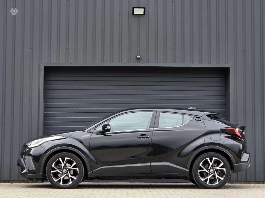 Черный Тойота C-HR 2020 в Каунас, объемом двигателя 1.99 л и пробегом 203 тыс. км за 16999 €, фото 2 на AUTOMOTO.COM.LV
