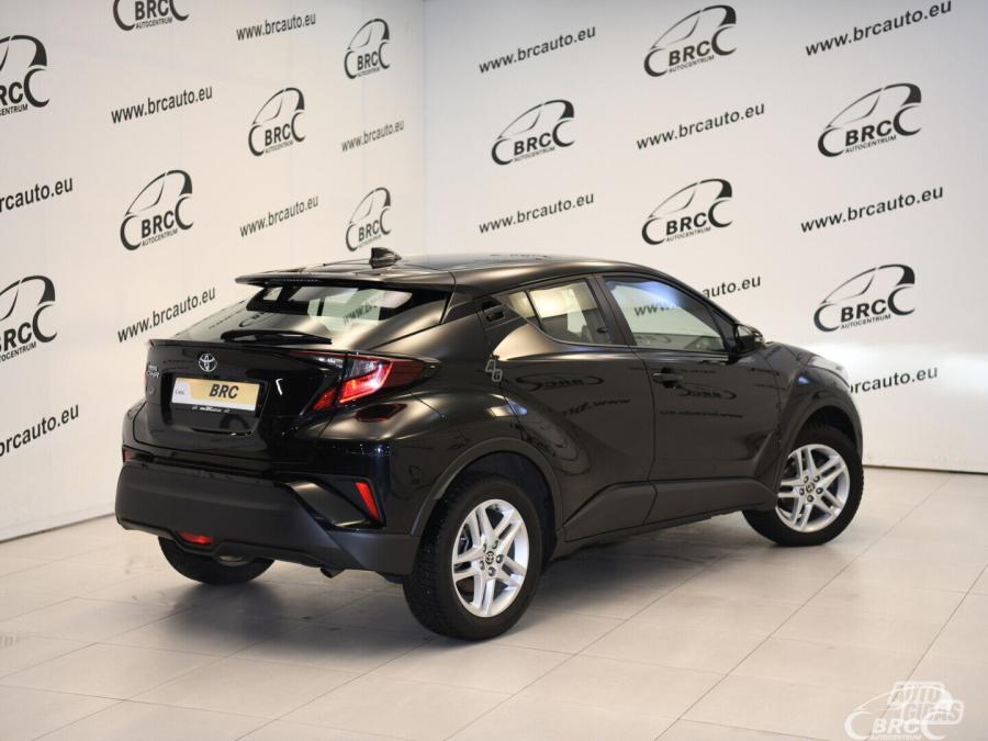 Черный Тойота C-HR 2020 в Авиженяй, объемом двигателя 1.20 л и пробегом 94 тыс. км за 17900 €, фото 3 на AUTOMOTO.COM.LV