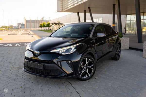 Melns Toyota C-HR 2020 Kauņa, ar dzinēja tilpumu 1.80 L un nobraukumu 226 tūkst. km par 16999 €, foto 1 vietnē AUTOMOTO.COM.LV