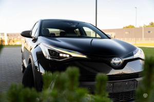 Черный Тойота C-HR 2020 в Каунас, объемом двигателя 1.80 л и пробегом 226 тыс. км за 16999 €, фото 3 на AUTOMOTO.COM.LV