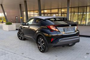 Черный Тойота C-HR 2020 в Каунас, объемом двигателя 1.80 л и пробегом 226 тыс. км за 16999 €, фото 6 на AUTOMOTO.COM.LV