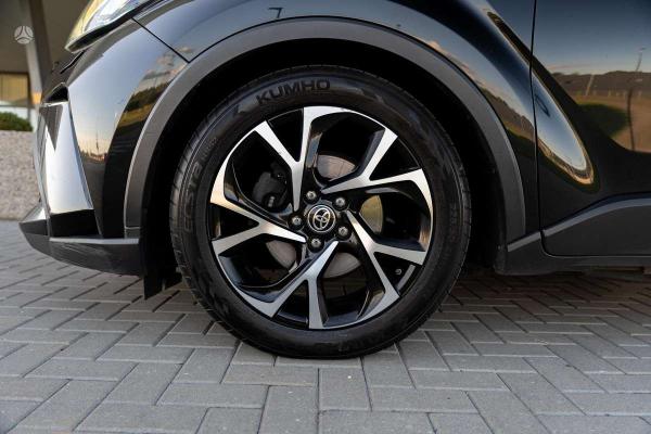 Melns Toyota C-HR 2020 Kauņa, ar dzinēja tilpumu 1.80 L un nobraukumu 226 tūkst. km par 16999 €, foto 10 vietnē AUTOMOTO.COM.LV