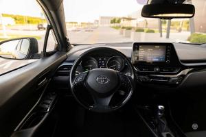 Черный Тойота C-HR 2020 в Каунас, объемом двигателя 1.80 л и пробегом 226 тыс. км за 16999 €, фото 13 на AUTOMOTO.COM.LV