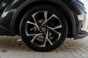 Черный Тойота C-HR 2020 в Каунас, объемом двигателя 1.80 л и пробегом 226 тыс. км за 16999 €, фото 14 на AUTOMOTO.COM.LV