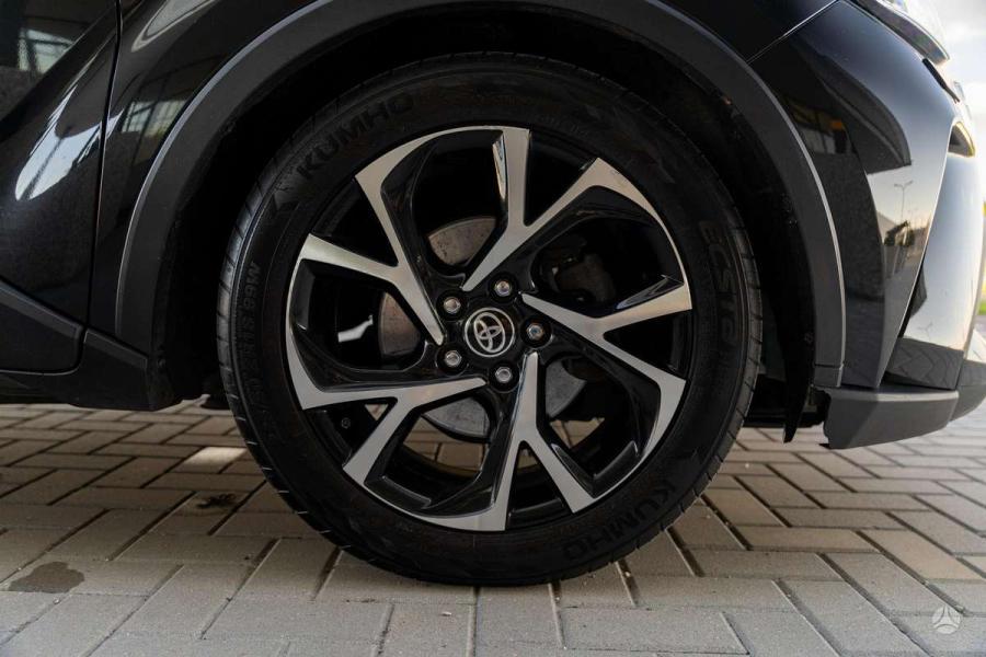 Черный Тойота C-HR 2020 в Каунас, объемом двигателя 1.80 л и пробегом 226 тыс. км за 16999 €, фото 14 на AUTOMOTO.COM.LV