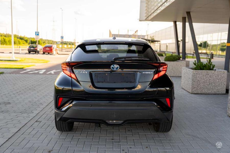 Черный Тойота C-HR 2020 в Каунас, объемом двигателя 1.80 л и пробегом 226 тыс. км за 16999 €, фото 26 на AUTOMOTO.COM.LV