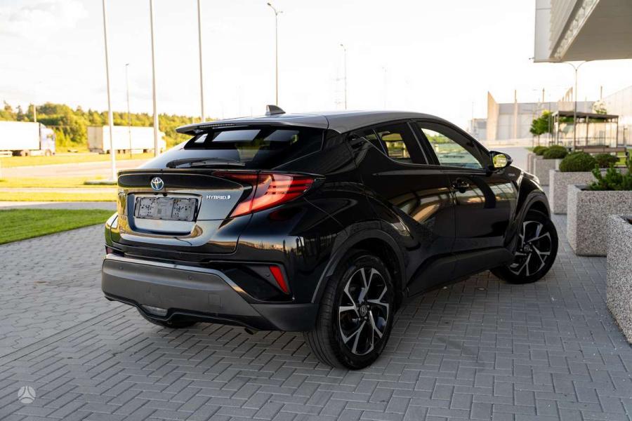 Черный Тойота C-HR 2020 в Каунас, объемом двигателя 1.80 л и пробегом 226 тыс. км за 16999 €, фото 36 на AUTOMOTO.COM.LV