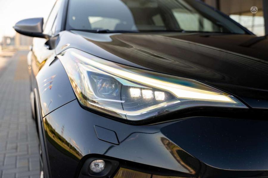 Черный Тойота C-HR 2020 в Каунас, объемом двигателя 1.80 л и пробегом 226 тыс. км за 16999 €, фото 44 на AUTOMOTO.COM.LV