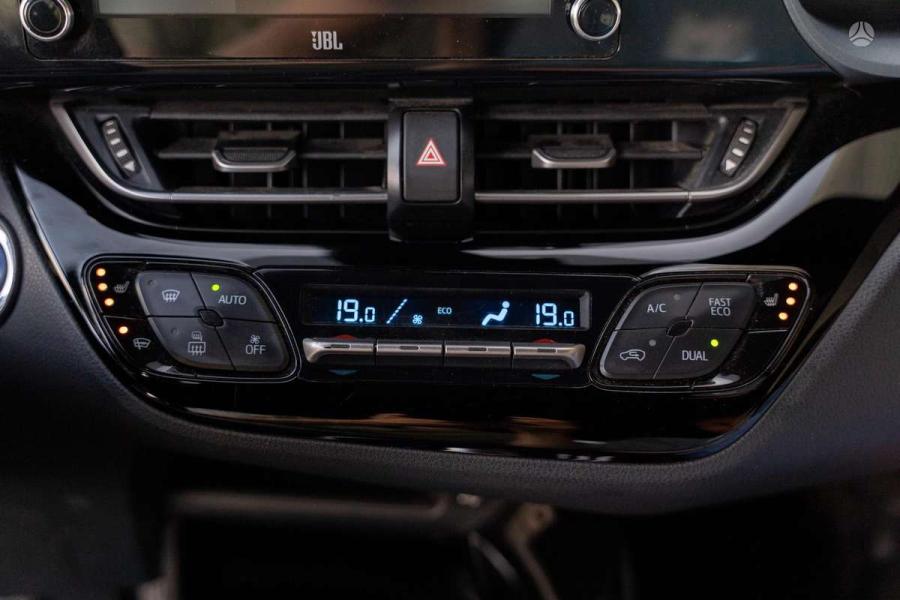 Черный Тойота C-HR 2020 в Каунас, объемом двигателя 1.80 л и пробегом 226 тыс. км за 16999 €, фото 47 на AUTOMOTO.COM.LV