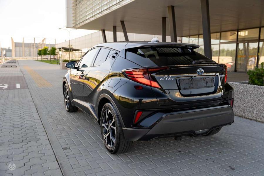 Черный Тойота C-HR 2020 в Каунас, объемом двигателя 1.80 л и пробегом 226 тыс. км за 16999 €, фото 49 на AUTOMOTO.COM.LV