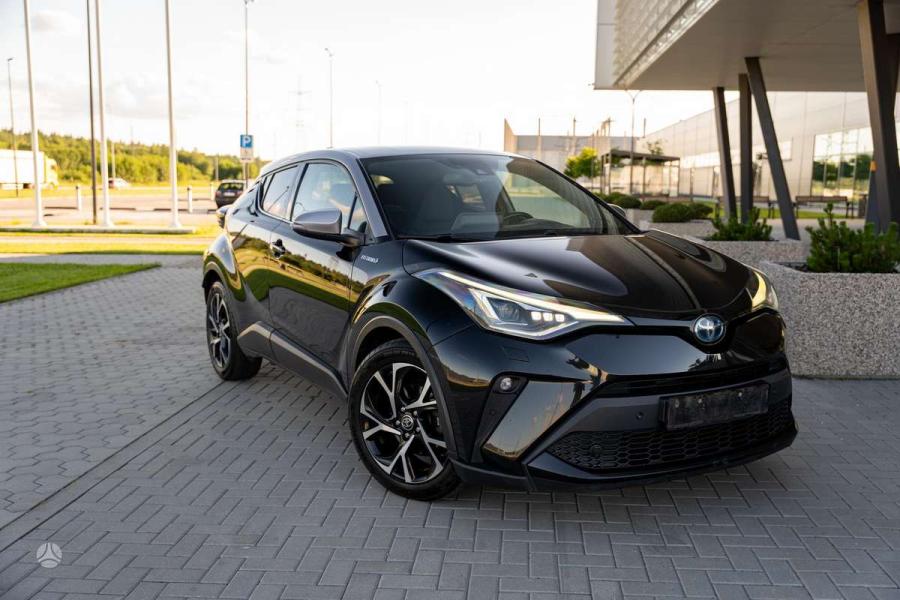 Черный Тойота C-HR 2020 в Каунас, объемом двигателя 1.80 л и пробегом 226 тыс. км за 16999 €, фото 51 на AUTOMOTO.COM.LV