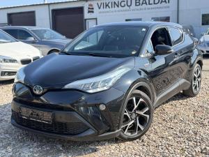 Black Toyota C-HR 2020 in Utena, with an engine capacity of 1.80 L and mileage of 179 thousand km for 15290 €, photo 3 on AUTOMOTO.COM.LV