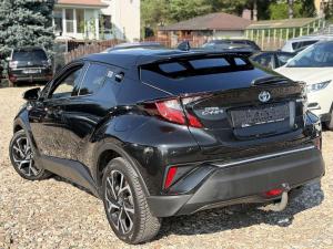 Black Toyota C-HR 2020 in Utena, with an engine capacity of 1.80 L and mileage of 179 thousand km for 15290 €, photo 5 on AUTOMOTO.COM.LV