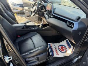 Black Toyota C-HR 2020 in Utena, with an engine capacity of 1.80 L and mileage of 179 thousand km for 15290 €, photo 7 on AUTOMOTO.COM.LV