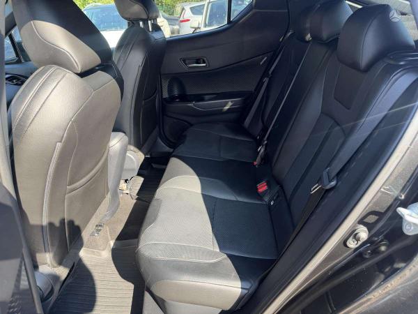 Black Toyota C-HR 2020 in Utena, with an engine capacity of 1.80 L and mileage of 179 thousand km for 15290 €, photo 9 on AUTOMOTO.COM.LV