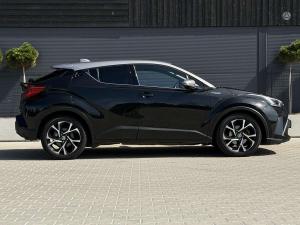 Black Toyota C-HR 2020 in Siauliai, with an engine capacity of 1.80 L and mileage of 175 thousand km for 18550 €, photo 5 on AUTOMOTO.COM.LV