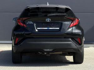 Black Toyota C-HR 2020 in Siauliai, with an engine capacity of 1.80 L and mileage of 175 thousand km for 18550 €, photo 7 on AUTOMOTO.COM.LV