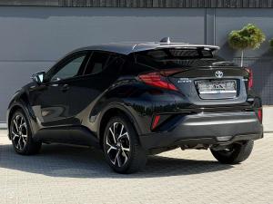 Black Toyota C-HR 2020 in Siauliai, with an engine capacity of 1.80 L and mileage of 175 thousand km for 18550 €, photo 8 on AUTOMOTO.COM.LV