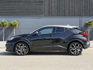 Black Toyota C-HR 2020 in Siauliai, with an engine capacity of 1.80 L and mileage of 175 thousand km for 18550 €, photo 9 on AUTOMOTO.COM.LV