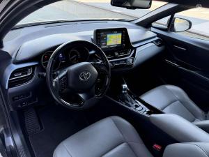 Black Toyota C-HR 2020 in Siauliai, with an engine capacity of 1.80 L and mileage of 175 thousand km for 18550 €, photo 13 on AUTOMOTO.COM.LV