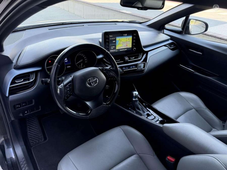 Black Toyota C-HR 2020 in Siauliai, with an engine capacity of 1.80 L and mileage of 175 thousand km for 18550 €, photo 13 on AUTOMOTO.COM.LV