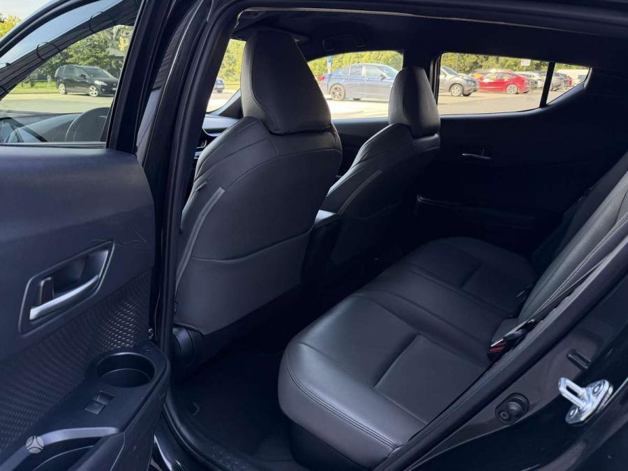 Black Toyota C-HR 2020 in Siauliai, with an engine capacity of 1.80 L and mileage of 175 thousand km for 18550 €, photo 14 on AUTOMOTO.COM.LV