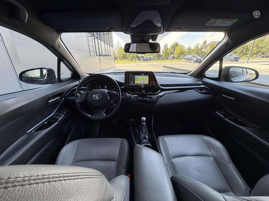 Black Toyota C-HR 2020 in Siauliai, with an engine capacity of 1.80 L and mileage of 175 thousand km for 18550 €, photo 16 on AUTOMOTO.COM.LV