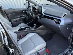 Black Toyota C-HR 2020 in Siauliai, with an engine capacity of 1.80 L and mileage of 175 thousand km for 18550 €, photo 18 on AUTOMOTO.COM.LV