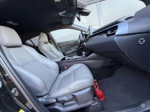 Black Toyota C-HR 2020 in Siauliai, with an engine capacity of 1.80 L and mileage of 175 thousand km for 18550 €, photo 19 on AUTOMOTO.COM.LV