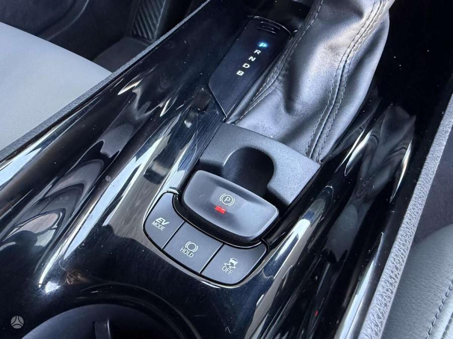 Black Toyota C-HR 2020 in Siauliai, with an engine capacity of 1.80 L and mileage of 175 thousand km for 18550 €, photo 22 on AUTOMOTO.COM.LV