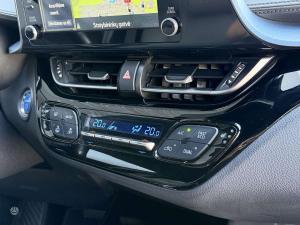 Black Toyota C-HR 2020 in Siauliai, with an engine capacity of 1.80 L and mileage of 175 thousand km for 18550 €, photo 23 on AUTOMOTO.COM.LV