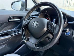 Black Toyota C-HR 2020 in Siauliai, with an engine capacity of 1.80 L and mileage of 175 thousand km for 18550 €, photo 25 on AUTOMOTO.COM.LV