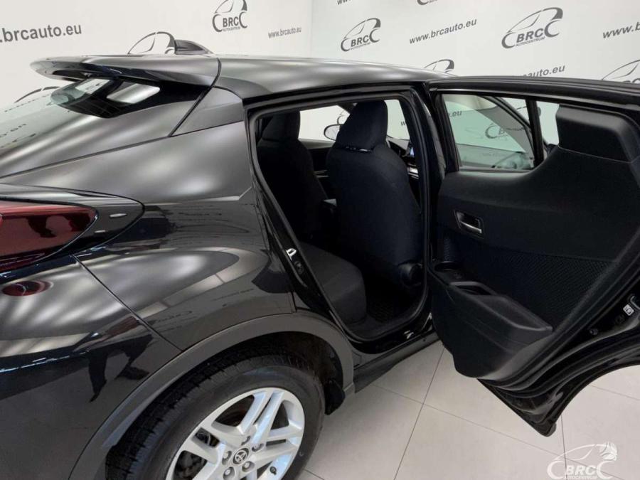 Черный Тойота C-HR 2020 в Вильнюс, объемом двигателя 1.20 л и пробегом 94 тыс. км за 17900 €, фото 14 на AUTOMOTO.COM.LV
