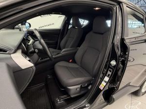 Черный Тойота C-HR 2020 в Вильнюс, объемом двигателя 1.20 л и пробегом 94 тыс. км за 17900 €, фото 24 на AUTOMOTO.COM.LV